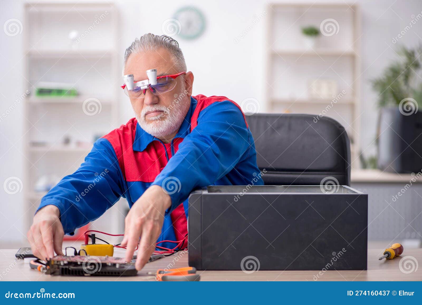 Old Male Repairman Repairing Computer Stock Image - Image of technical ...