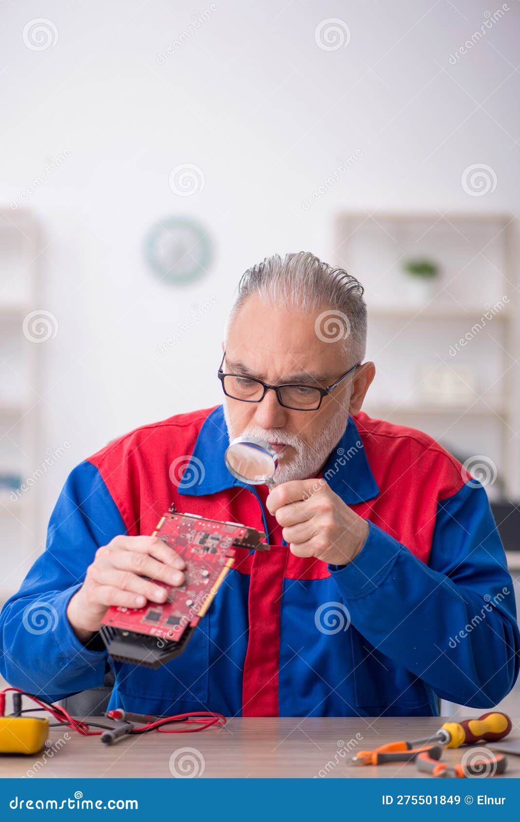 Old Male Repairman Repairing Computer Stock Image - Image of working ...