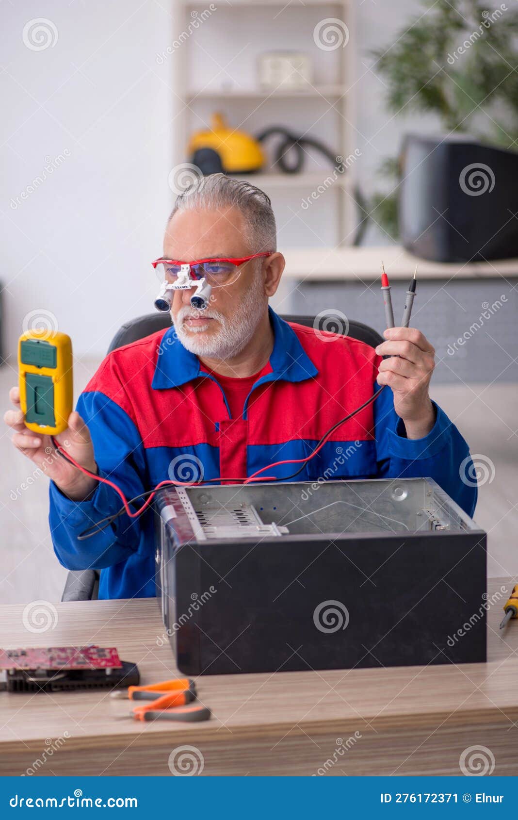 Old Male Repairman Repairing Computer Stock Image - Image of engineer ...