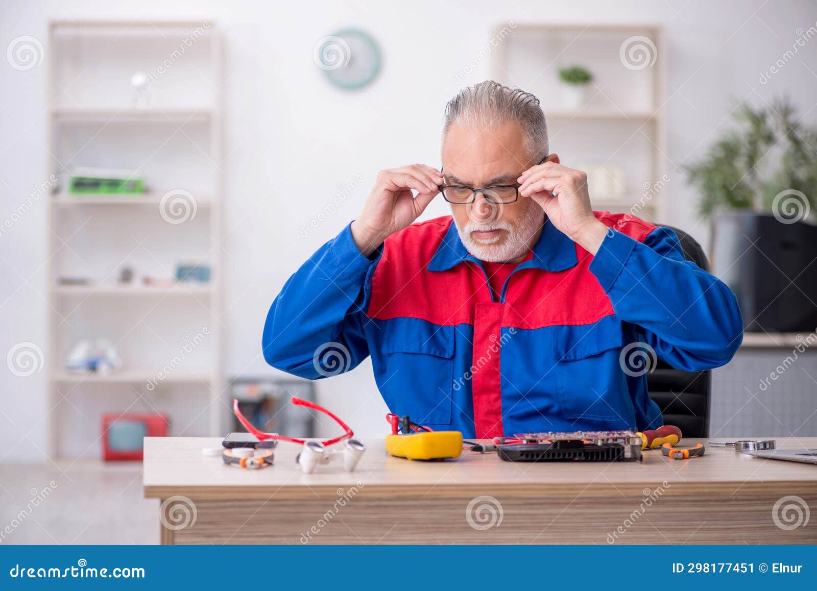 Old Male Repairman Repairing Computer Stock Image - Image of upgrading ...