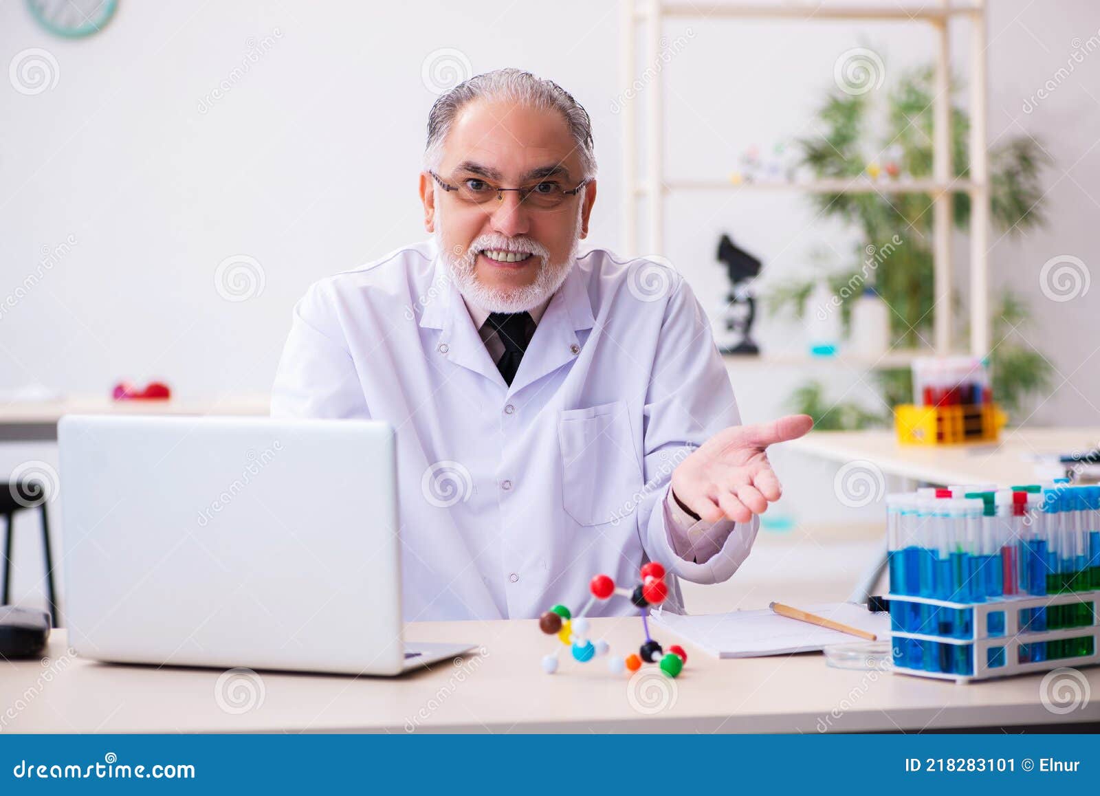 Old Male Scientist Studying Molecular Model Stock Image - Image of ...