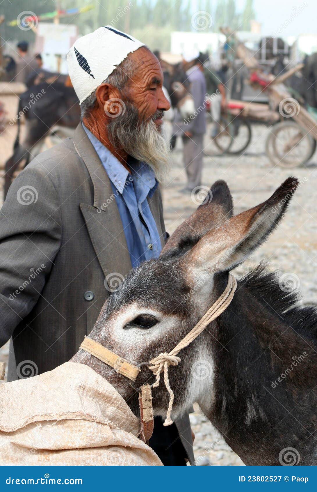 Old man on the market editorial photography. Image of ethnicity - 23802527