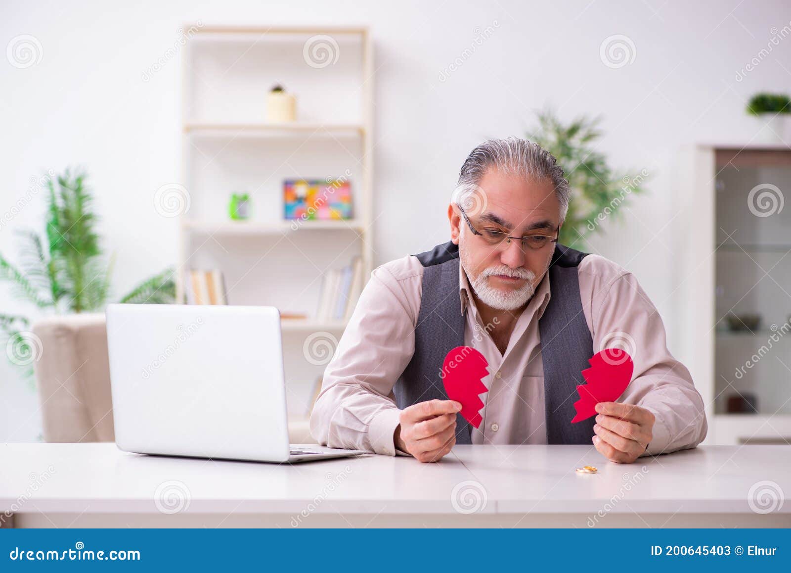 Old Man Doing Marriage Proposal Via Internet Stock Image - Image of ...