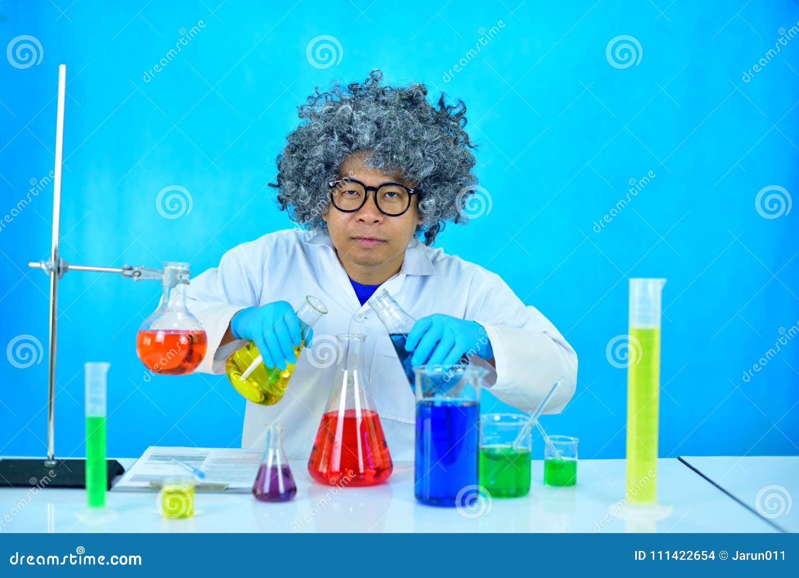 Old Man Scientist in Research Laboratory Stock Photo - Image of exam ...