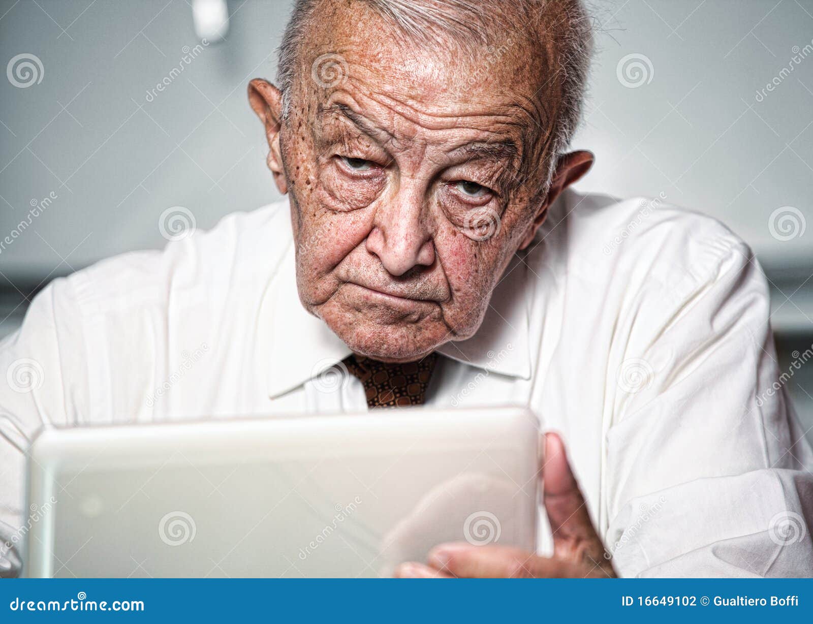 Old man use pc stock photo. Image of male, laptop, caucasoan - 16649102