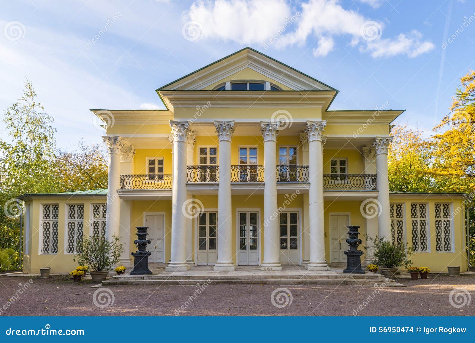 The Old Mansion with Columns in the Autumn Park Stock Photo - Image of ...