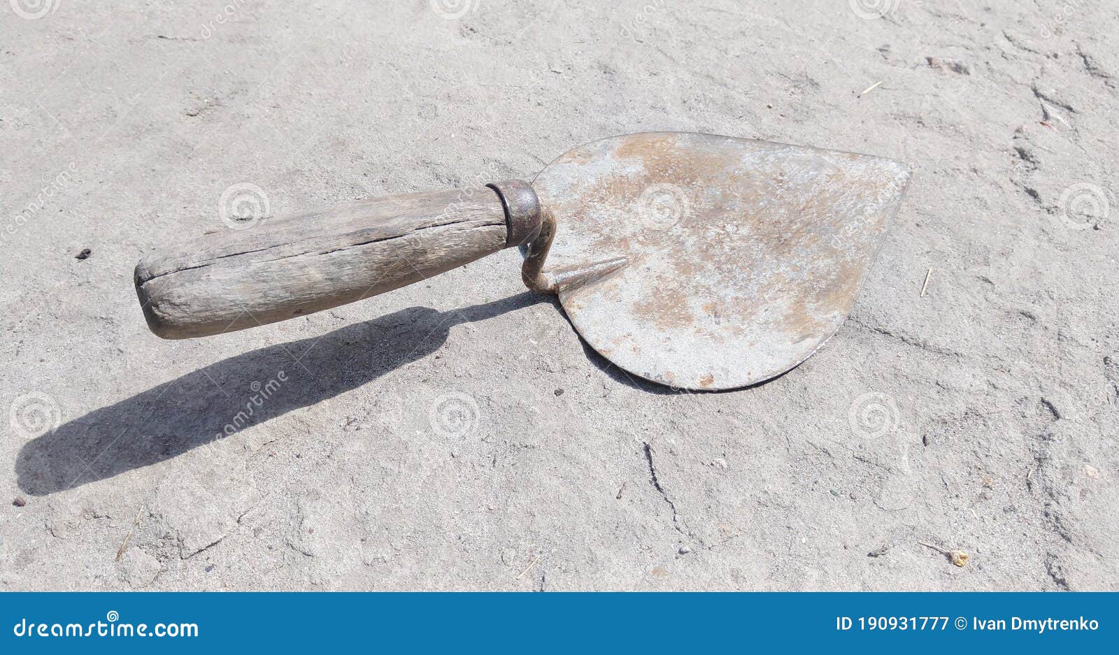 Old masonry trowel stock image. Image of brickwork, task - 190931777