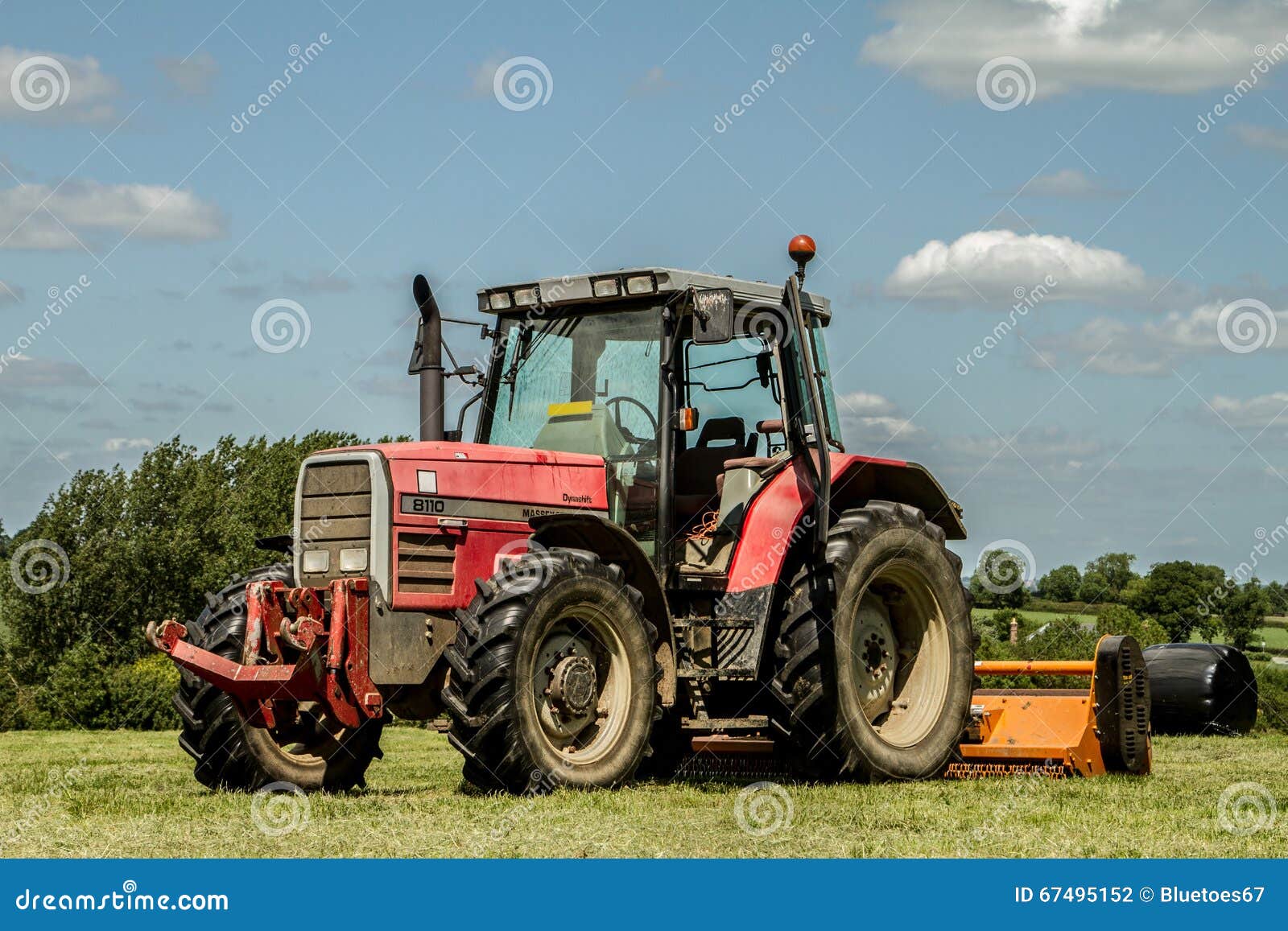 Massey Ferguson 4255 Tractor Spreading Slurry In Field Editorial Photo ...