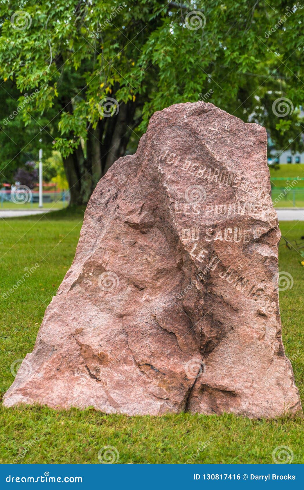 An Old Memorial editorial photo. Image of destination - 130817416