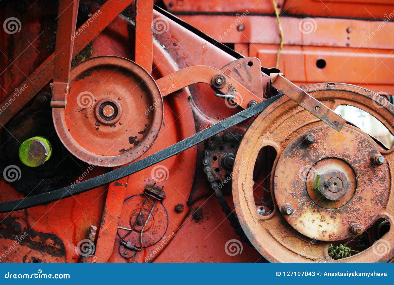 Old metal engine mechanism stock image. Image of automobile - 127197043