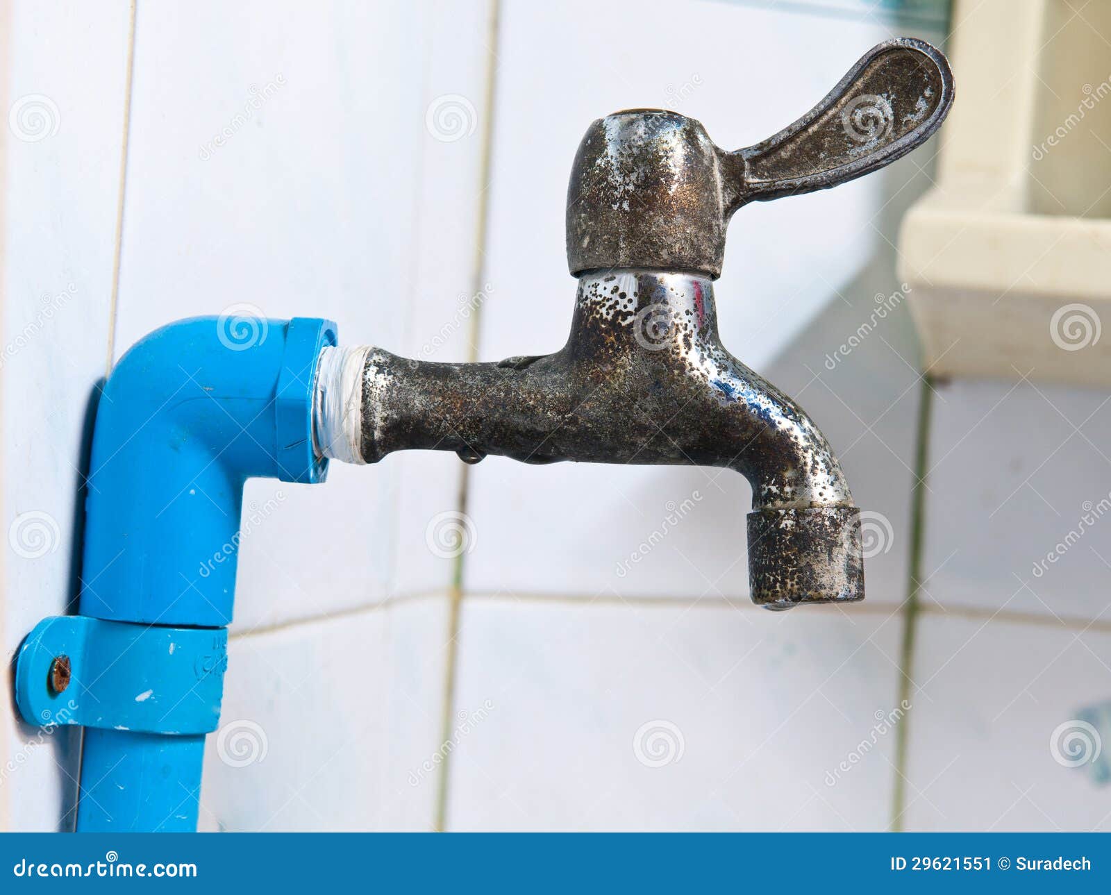 Old metal faucet stock image. Image of faucet, rusty - 29621551