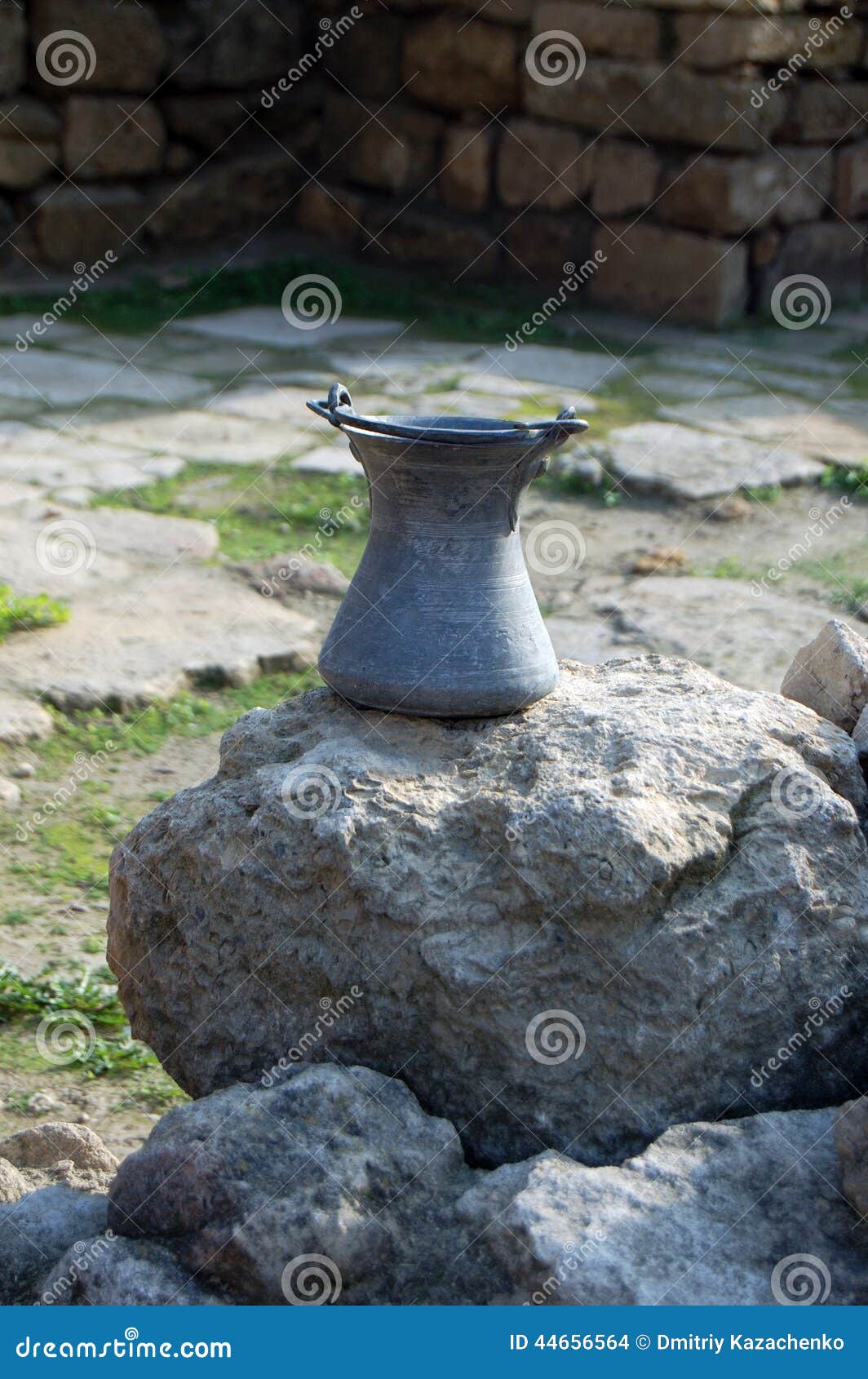 Old metal pot stock photo. Image of kitchen, kettle, copper - 44656564