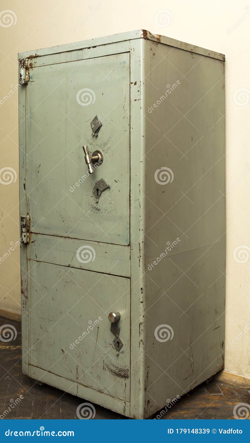 Old Metal Safe, Fireproof Document Cabinet Stock Image - Image of ...