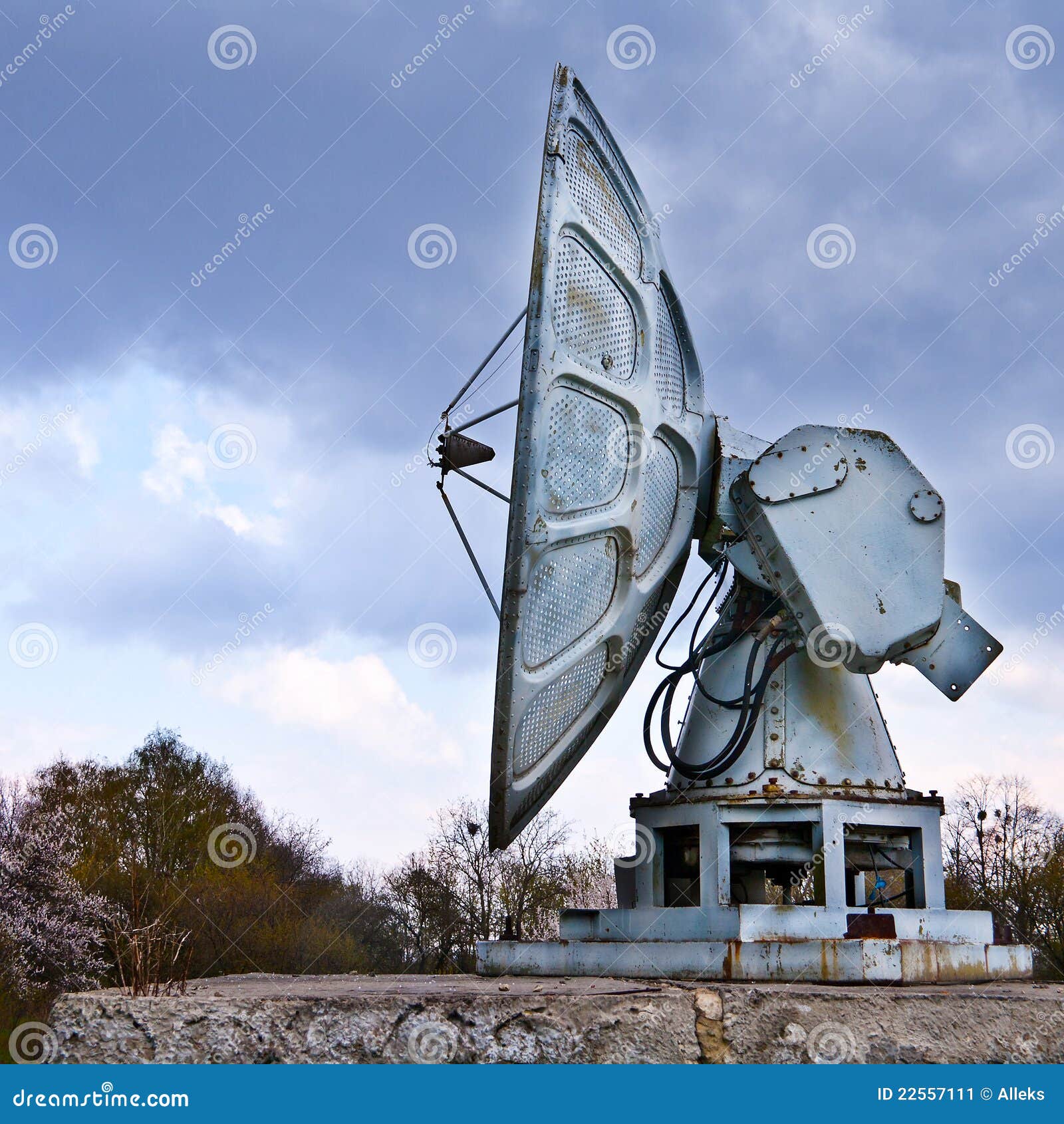 Old Military Radar Stock Image - Image: 22557111