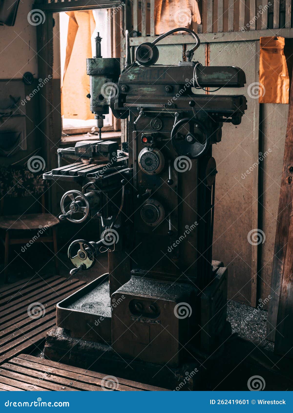 Old Milling Machine in a Room Stock Image - Image of machining, tool ...