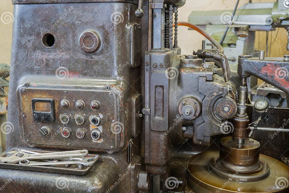 Old Milling Machine, Vintage Stock Photo - Image of steel, engineering ...