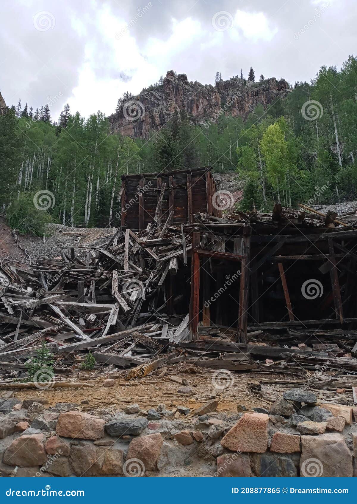 Old mine shack stock image. Image of mountains, shack - 208877865