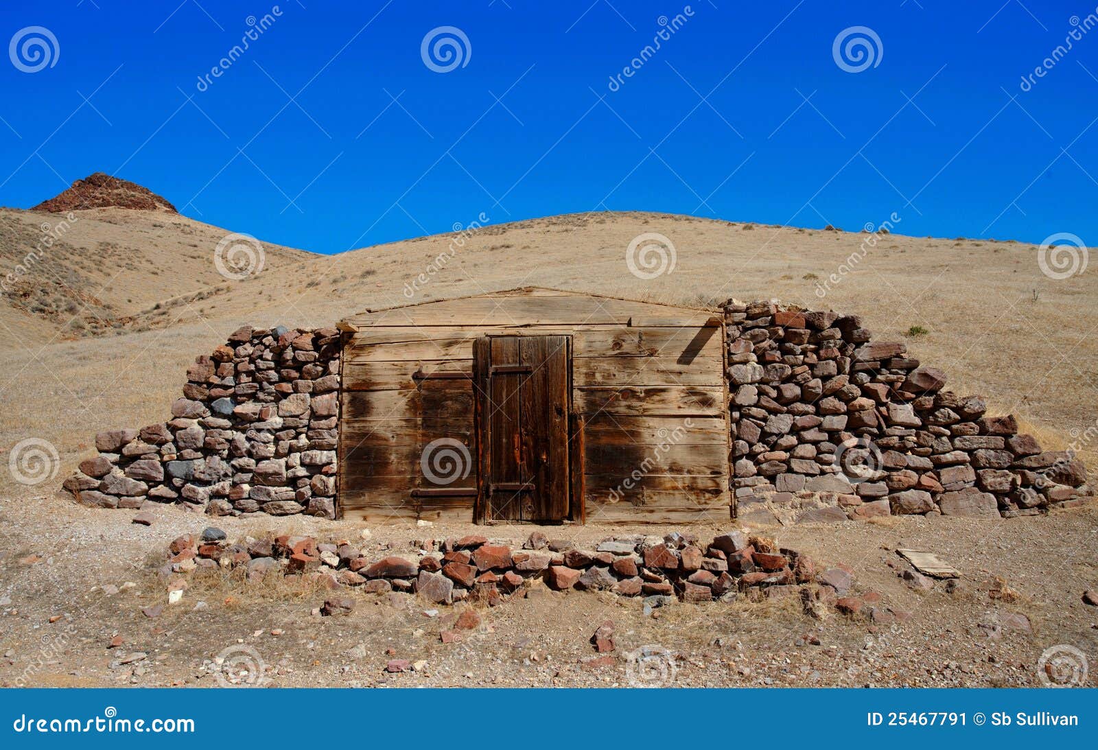 Old Miner Dugout Cabin Nevada Stock Image - Image of sand, miner: 25467791