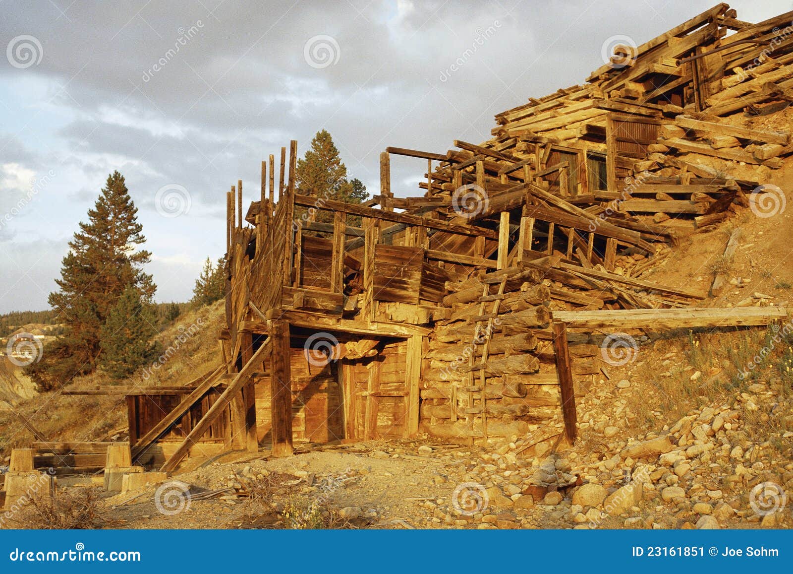 Old mining shaft stock image. Image of states, structure - 23161851