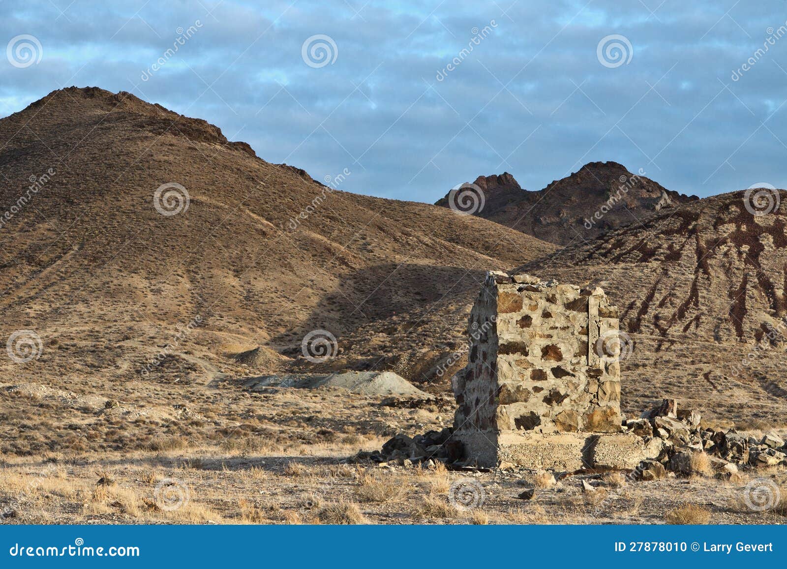Old Mining Site in the Nevada Desert Stock Photo - Image of empty, peak ...