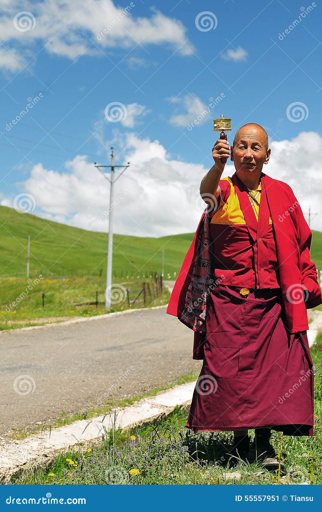 Old monk in Tibet editorial photo. Image of lama, lamaite - 55557951