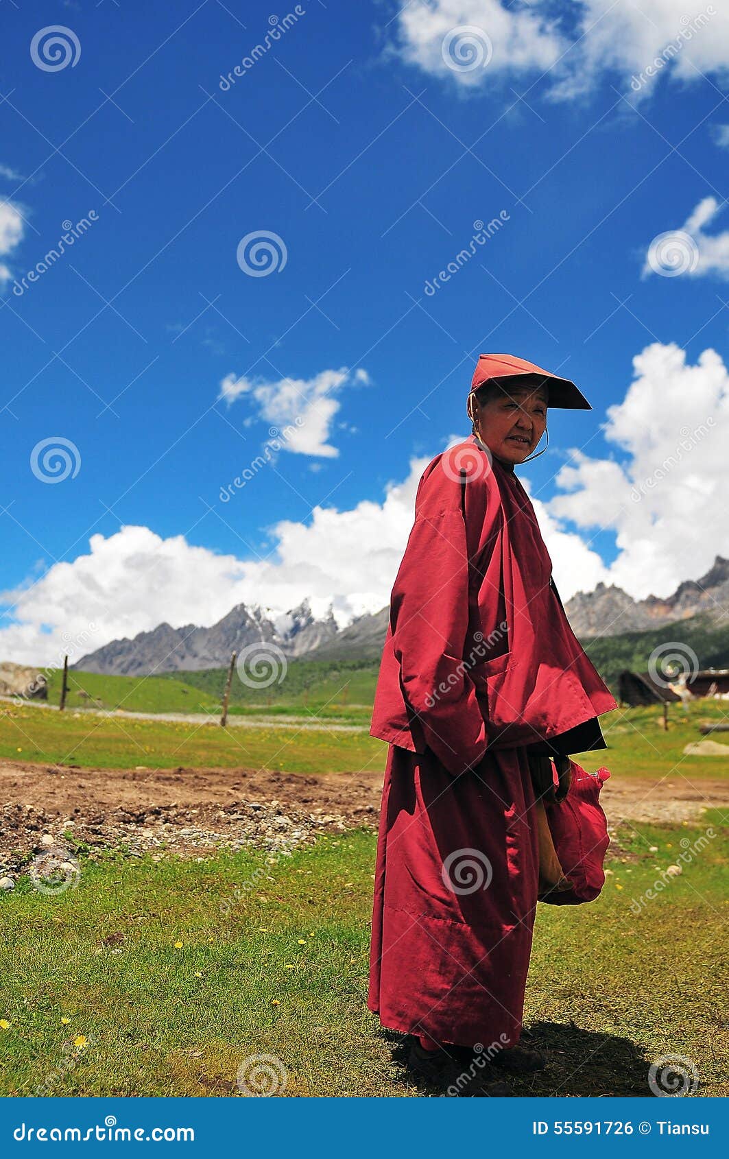 Old monk in Tibet editorial photo. Image of reason, religion - 55591726