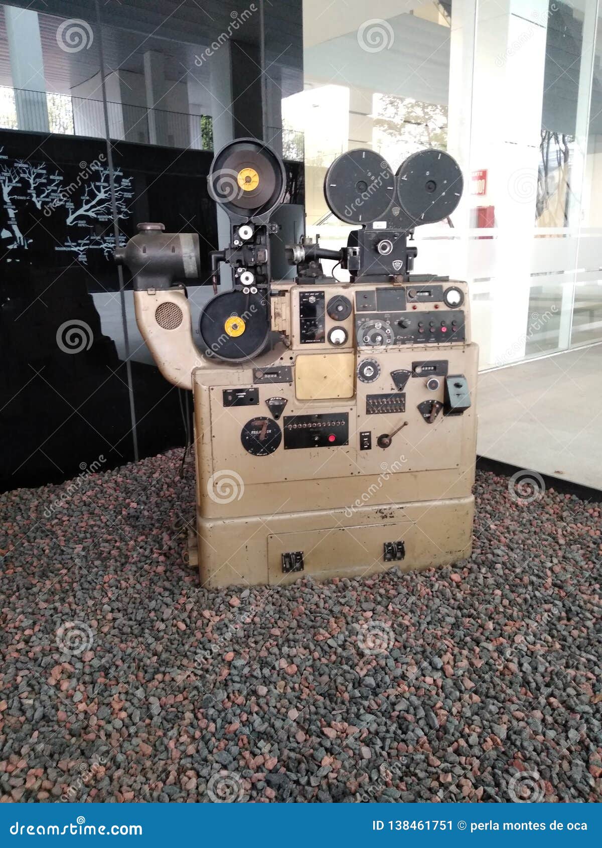 Old movie projector editorial photo. Image of movie - 138461751