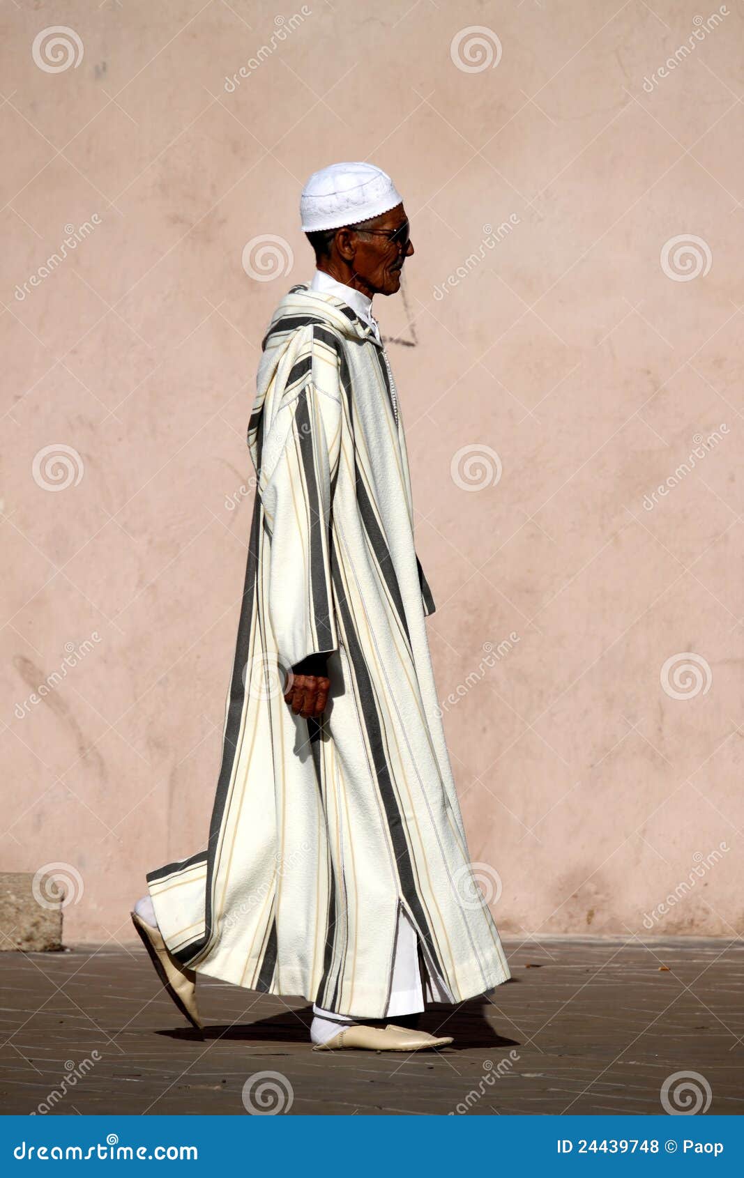 Old muslim man editorial stock photo. Image of figure - 24439748