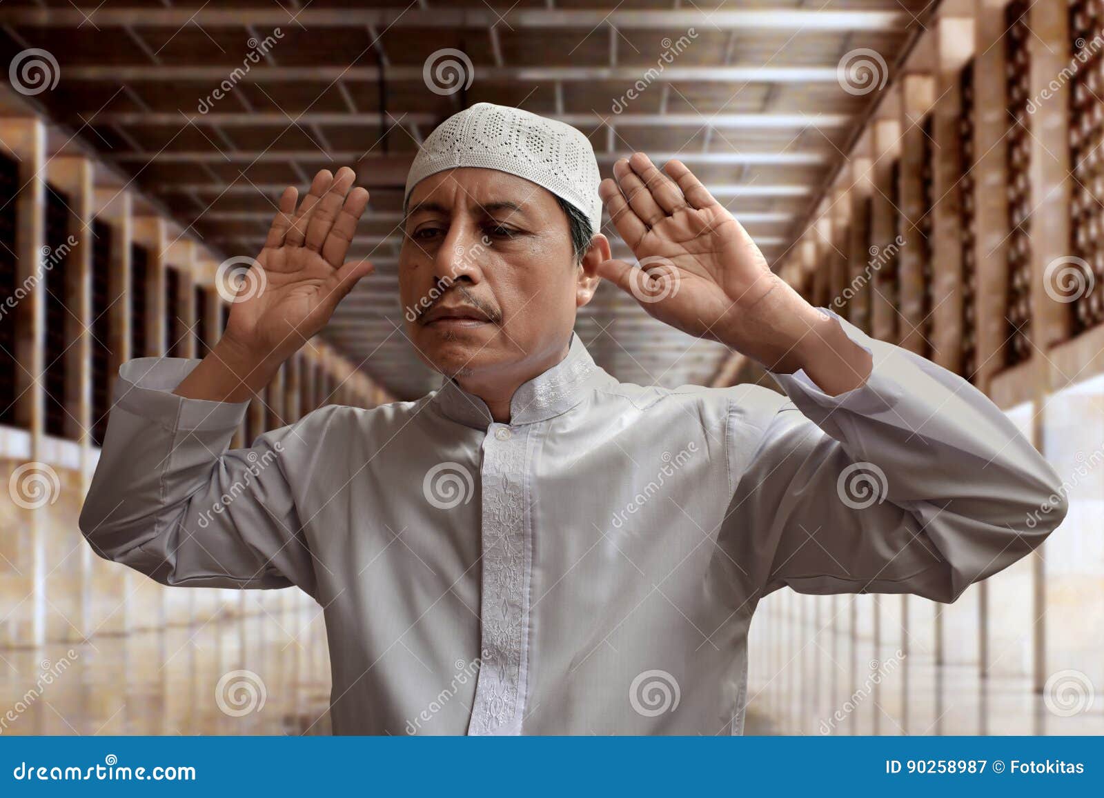 Old muslim man praying stock image. Image of arabian - 90258987