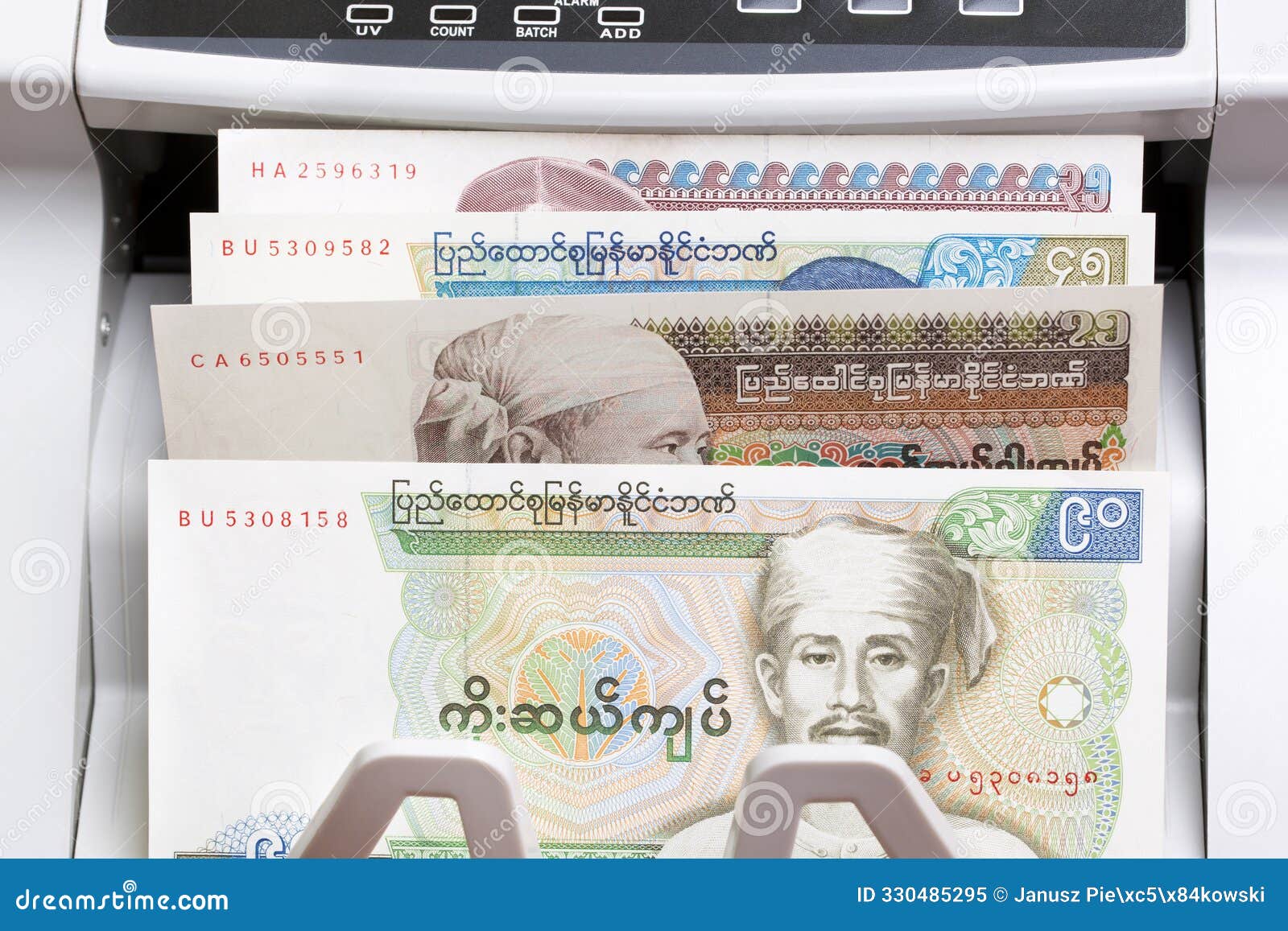 Old Myanmar Kyat in the Counting Machine Stock Image - Image of ...