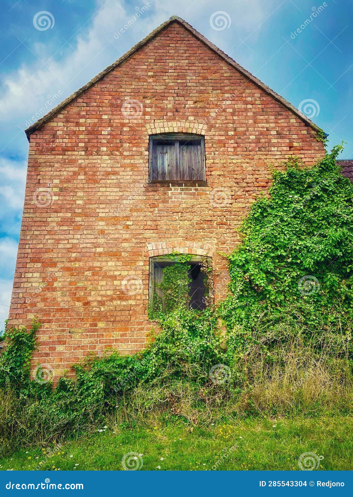 Old Mysterious Red Brick Barn Stock Photo - Image of chapel, house ...