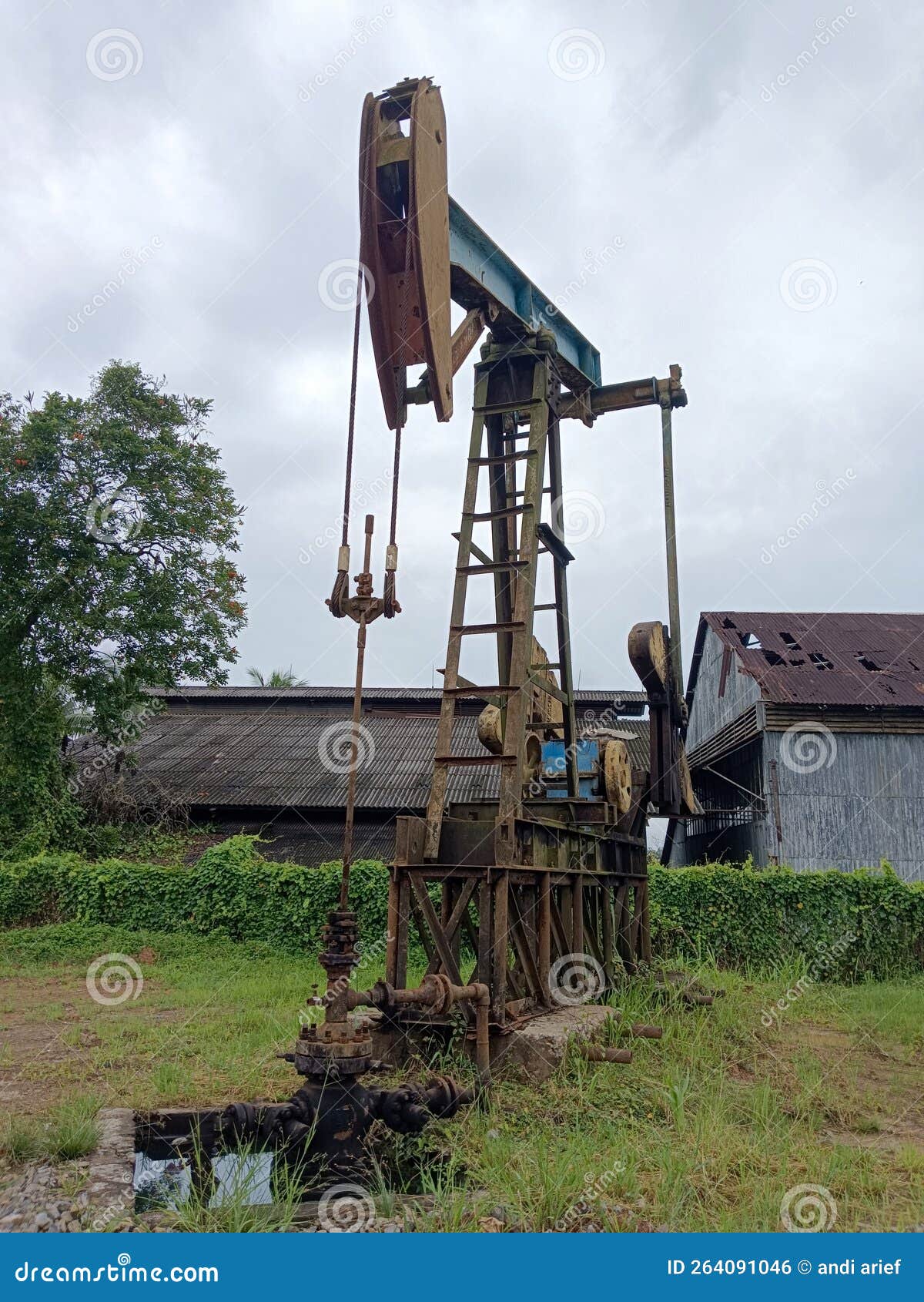 Old oil drilling machine stock photo. Image of drilling - 264091046