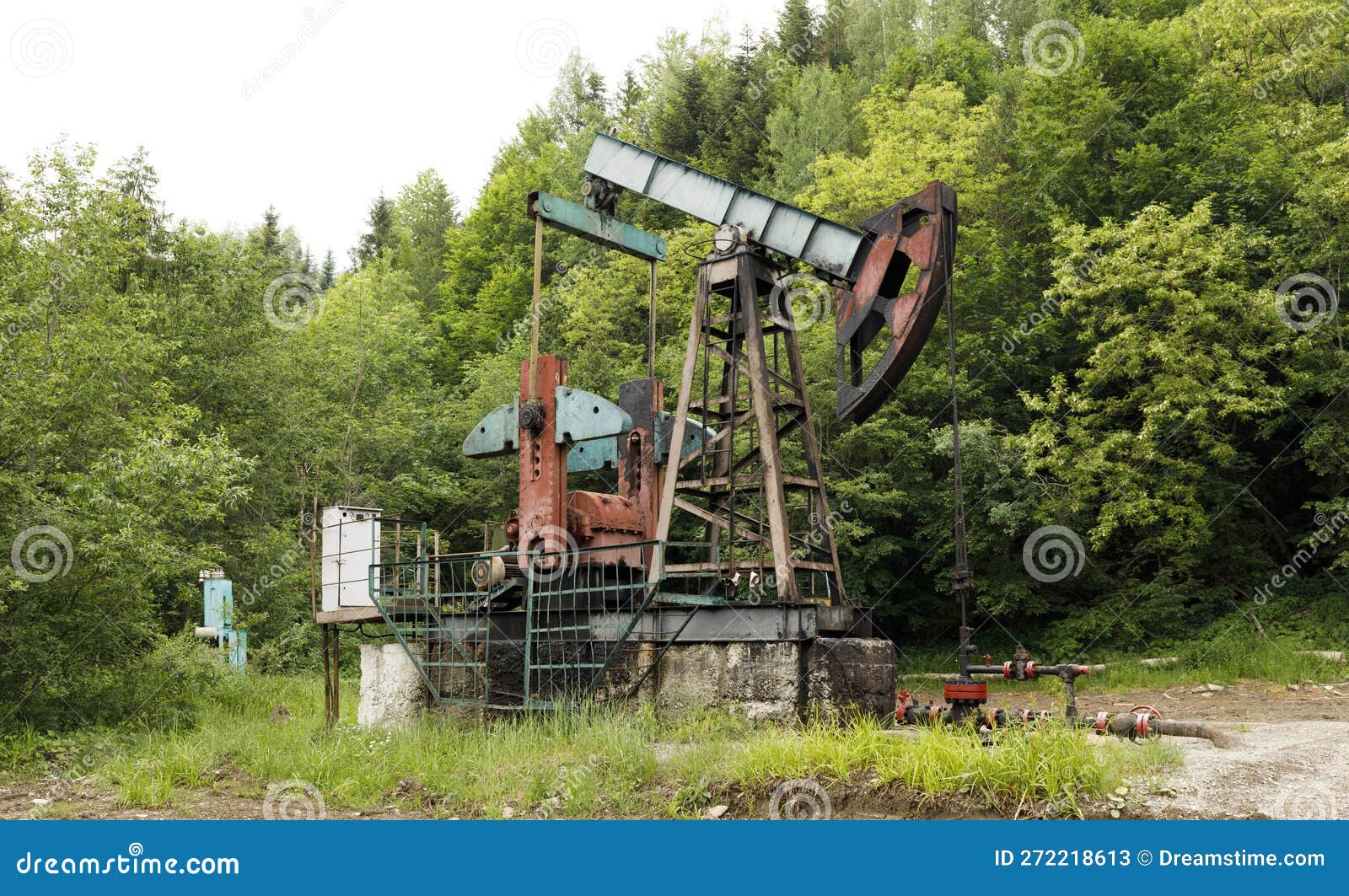 An Old Oil Rig Pollutes the Environment. Mining Stock Image - Image of ...