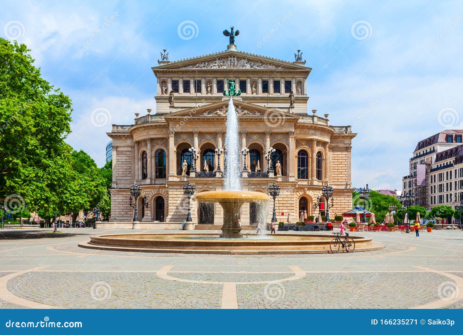 Old Opera or Alte Oper, Frankfurt Stock Image - Image of oper, fountain ...