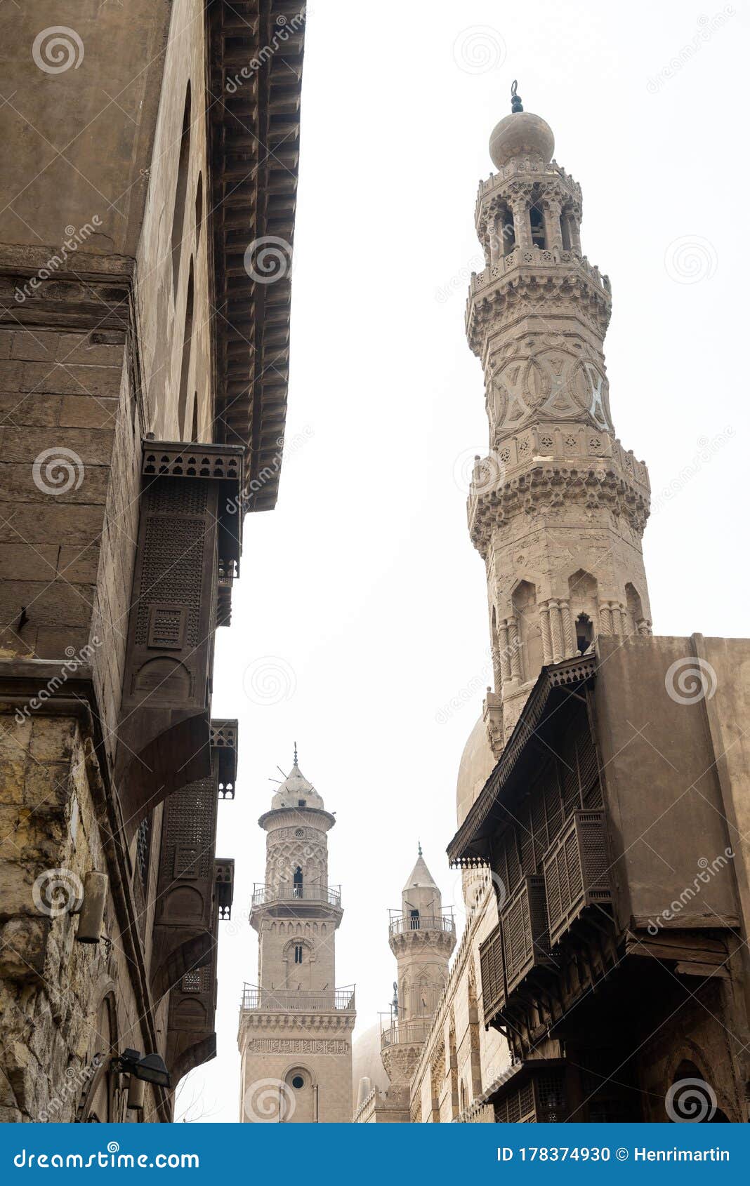 Old Ottoman Style Architecture at the Muizz Street in Old Cairo Stock ...