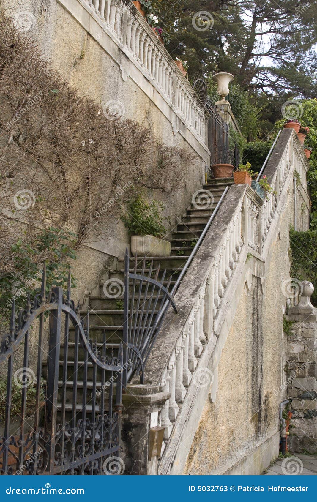 Old Outdoors Staircase of Italian Villa Stock Image - Image of ...