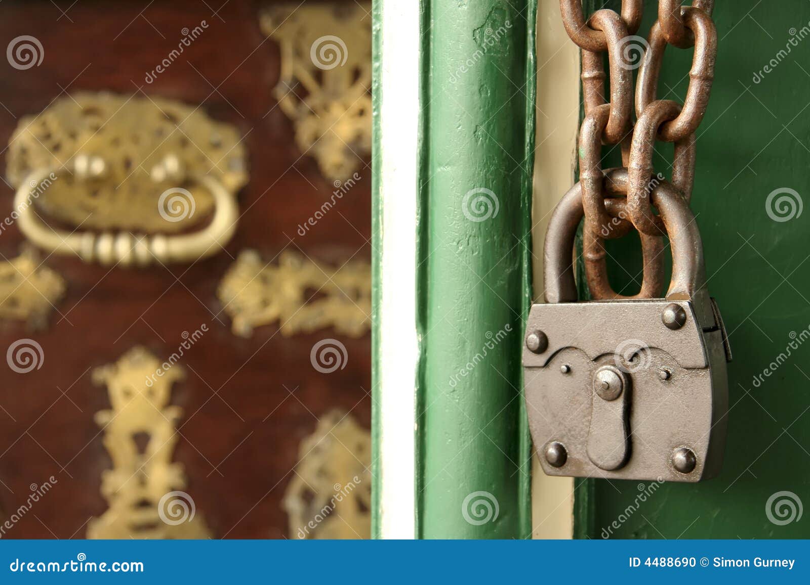 Old padlock treasure chest stock photo. Image of guard - 4488690