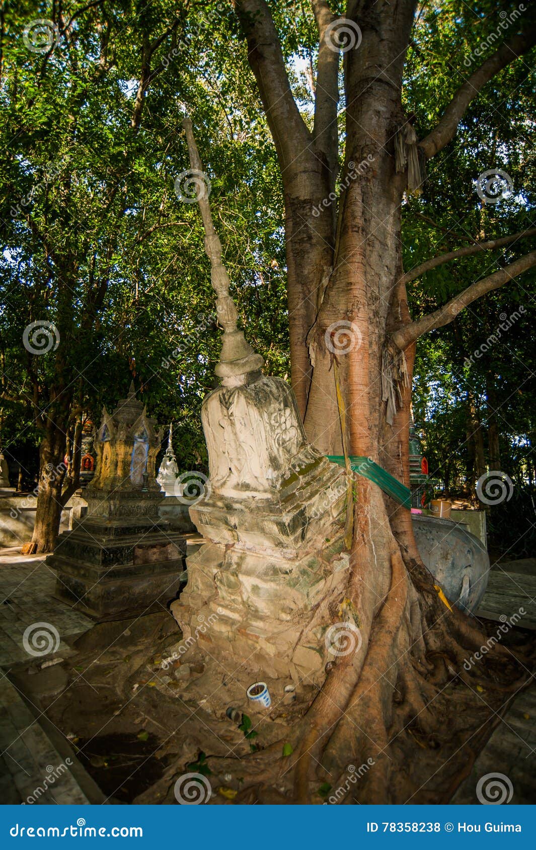 Old pagoda at Pamok temple stock photo. Image of asia - 78358238