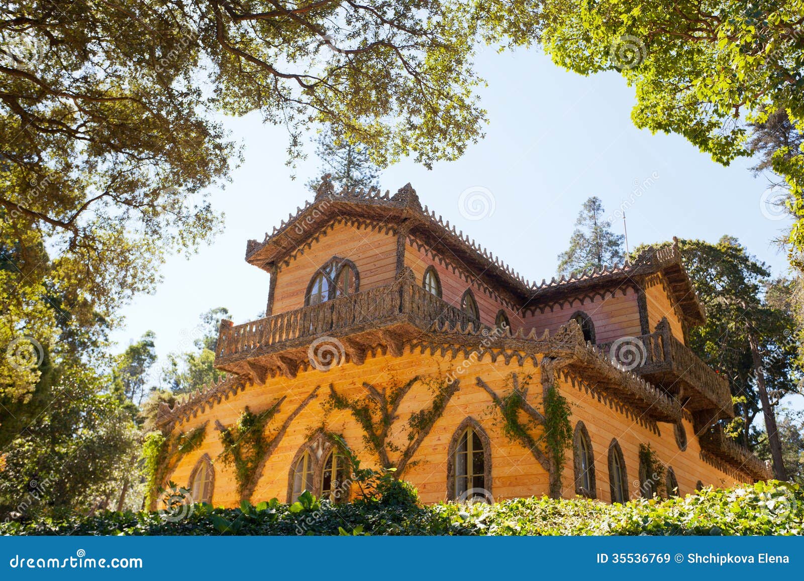 Old Palace in Sintra Inside Pena Gardens Editorial Stock Image - Image ...