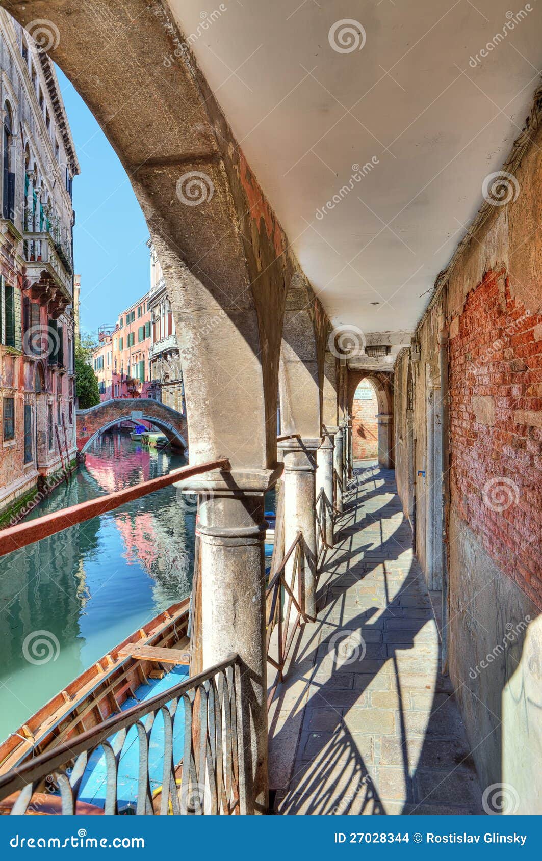 Old Passage Along Canal. Venice, Italy. Stock Photo - Image of narrow ...