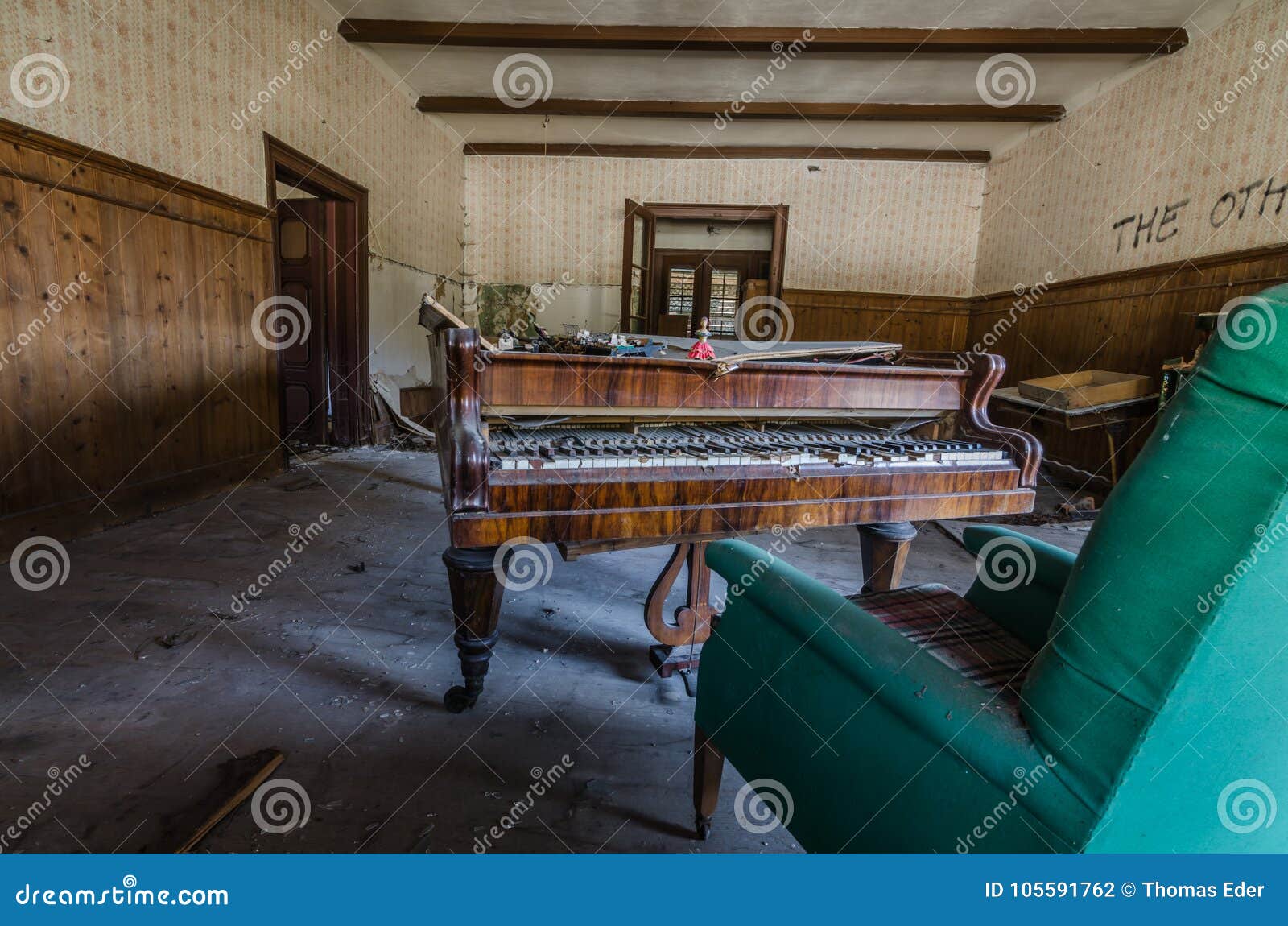 Old Piano in Abandoned Forest House Stock Photo - Image of oblivion ...