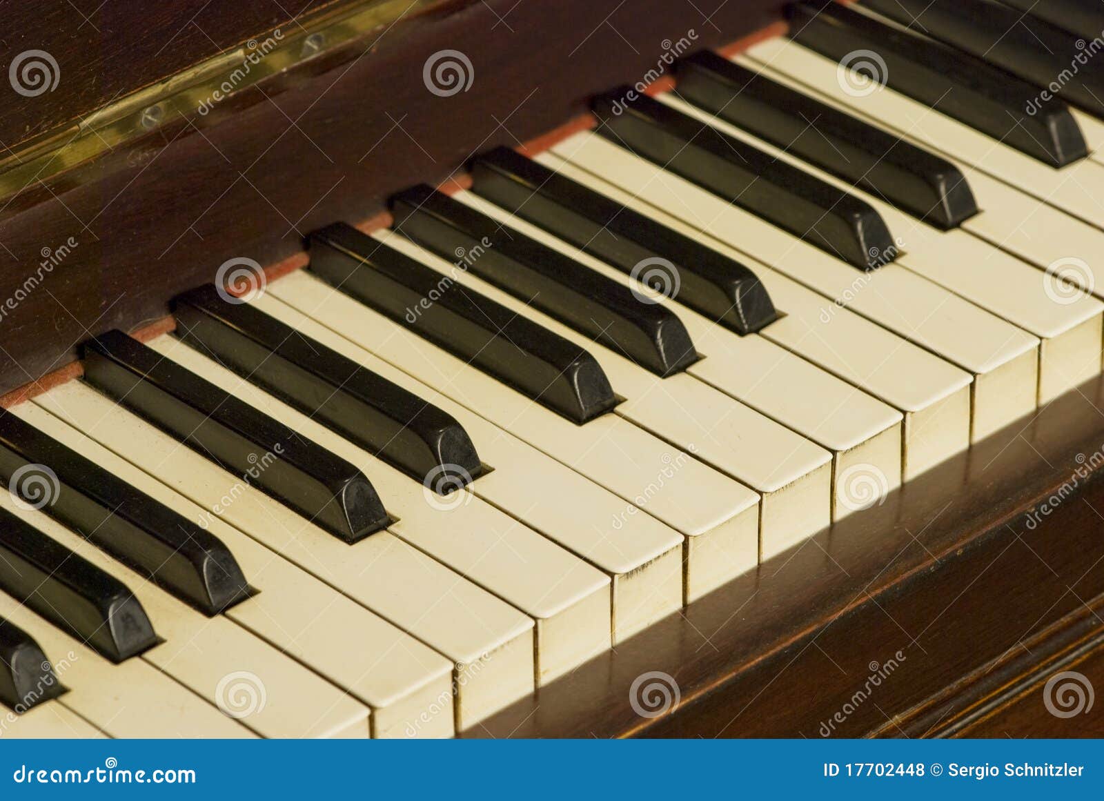 Old Piano Keyboard Tilt View Stock Photo - Image of piano, white: 17702448