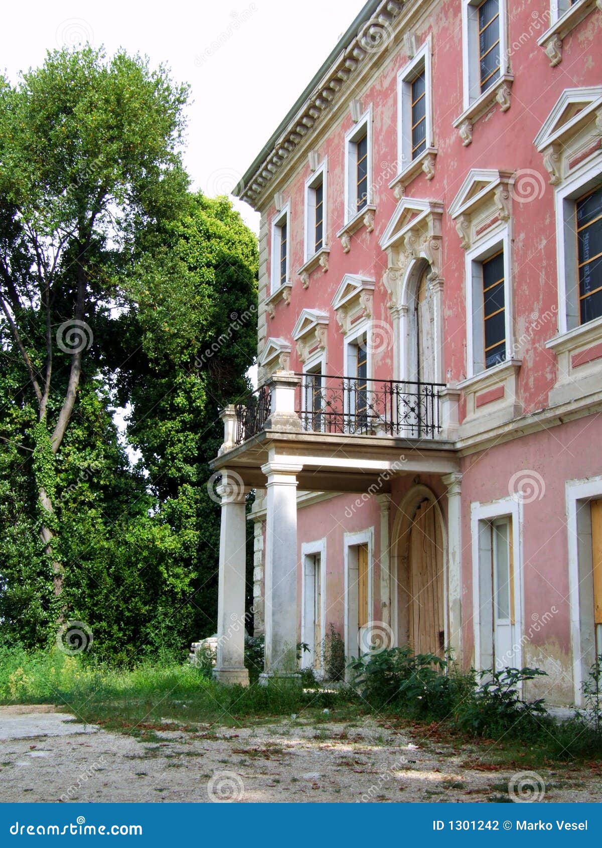 Old pink house stock photo. Image of decaying, house, architecture ...