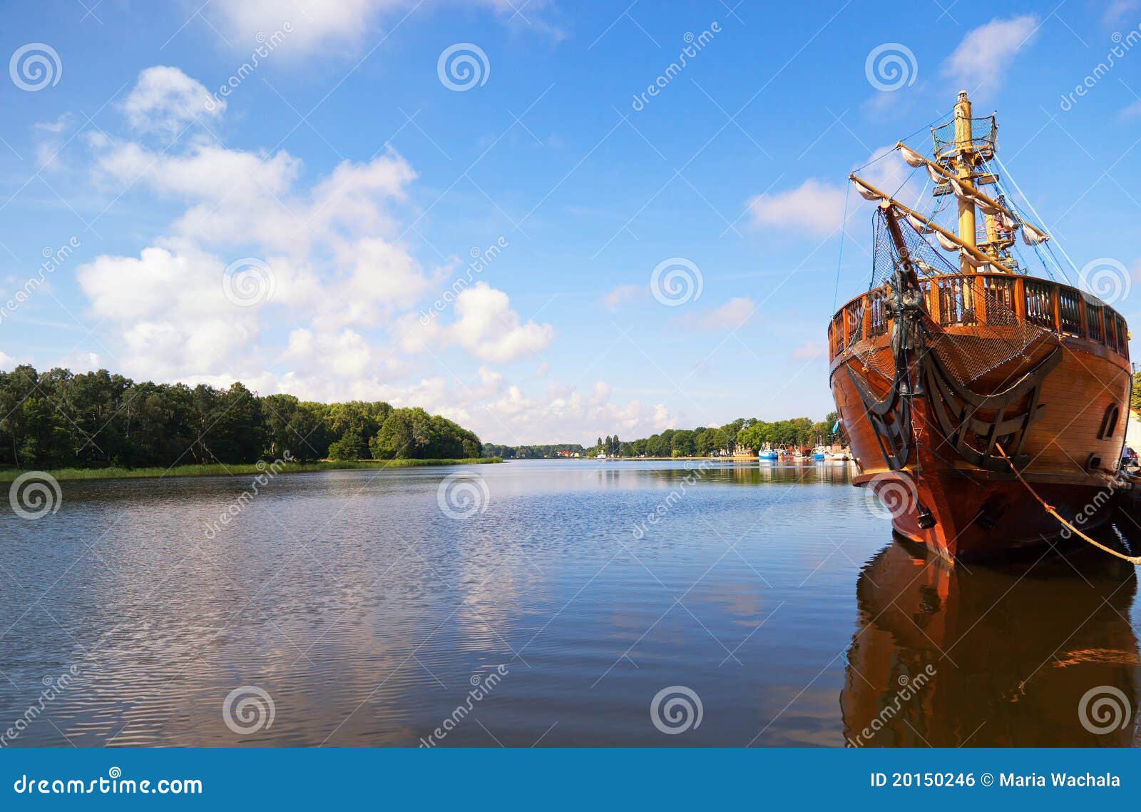 Old pirate ship stock photo. Image of outlaw, flying - 20150246