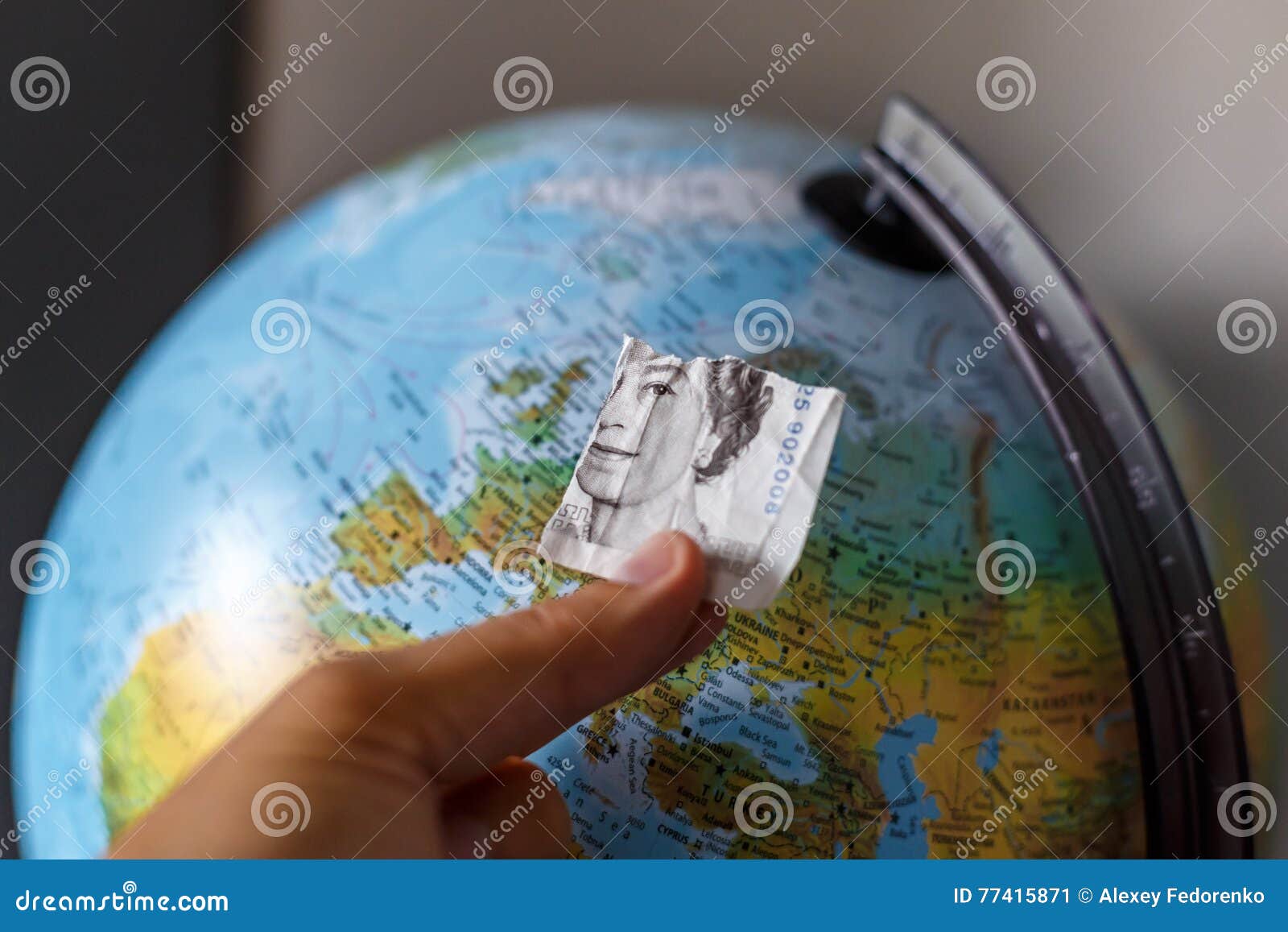 Old 5 Pounds Paper Note Torn Apart Editorial Photo - Image of elizabeth ...