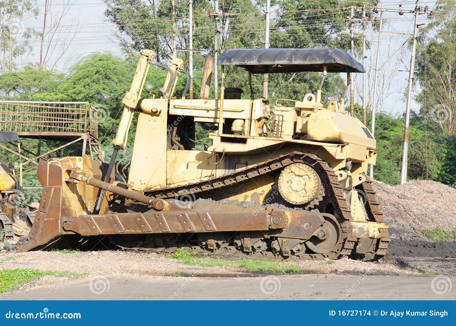 An old powerful bulldozer stock photo. Image of industry - 16727174