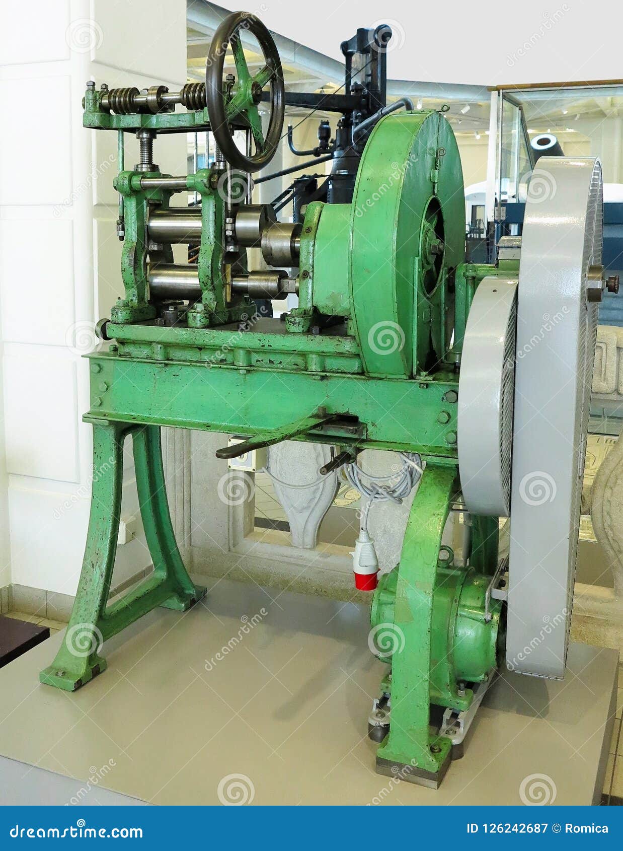 Old and Powerful Industrial Metalworking Machine in Workshop Stock ...