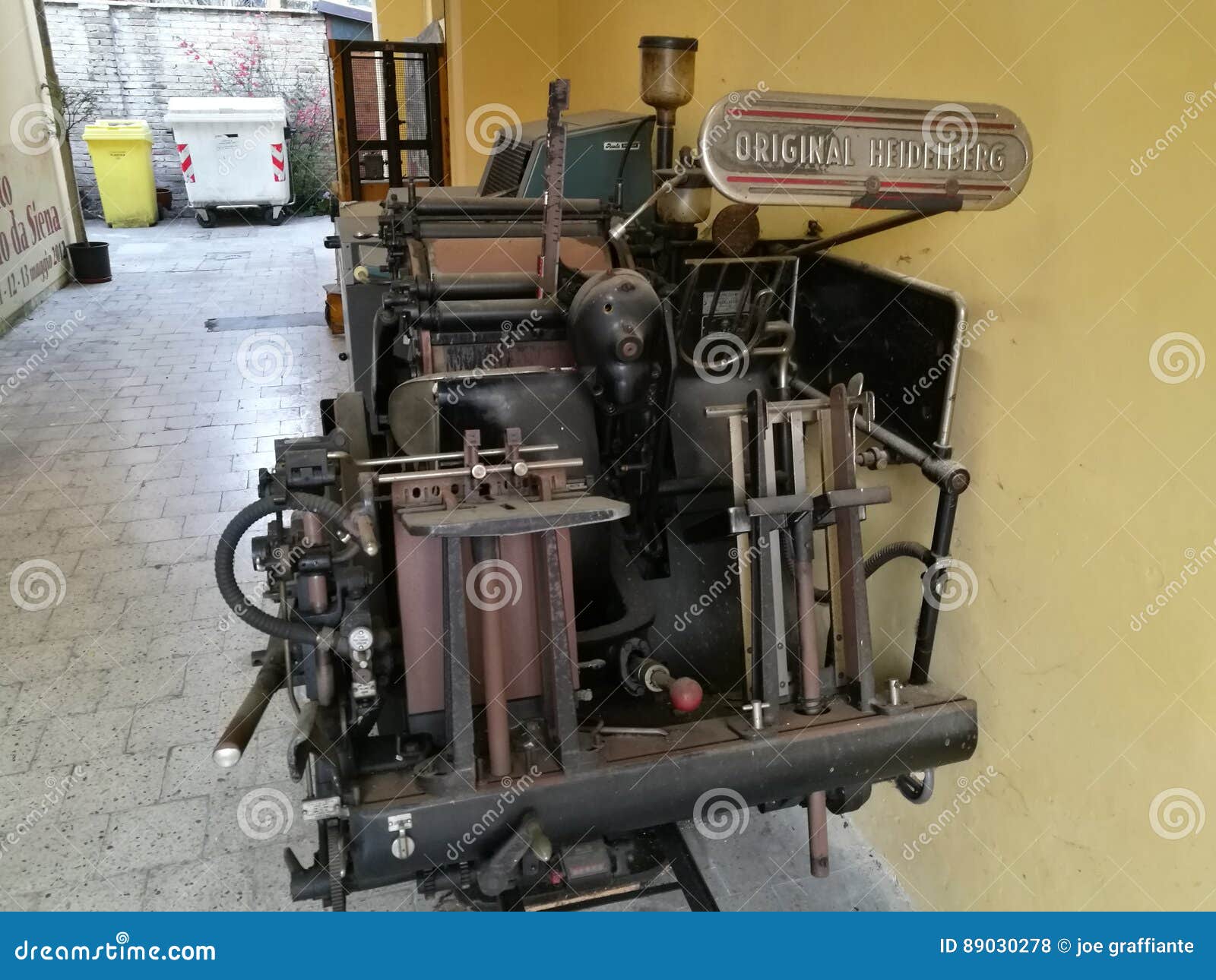 Old Printing Machine Heidelberg Editorial Stock Photo - Image of ...