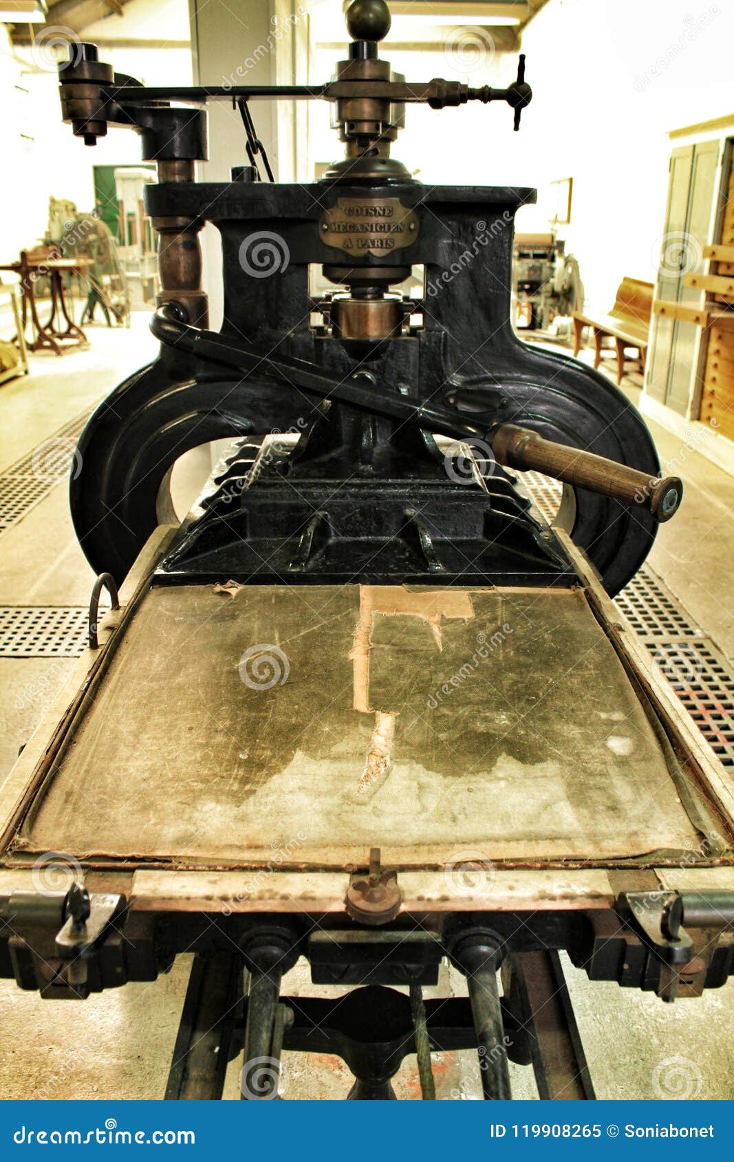 Old printing machine editorial image. Image of engineering - 119908265