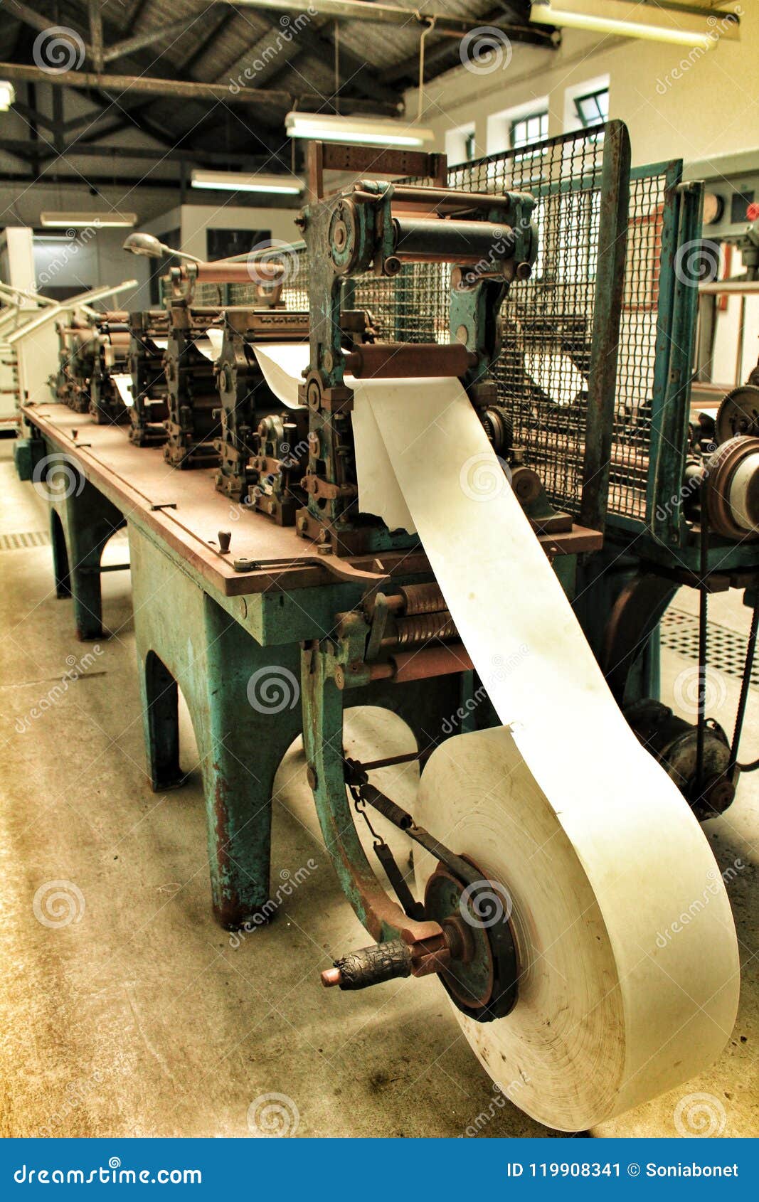 Old printing machine editorial photo. Image of metallic - 119908341